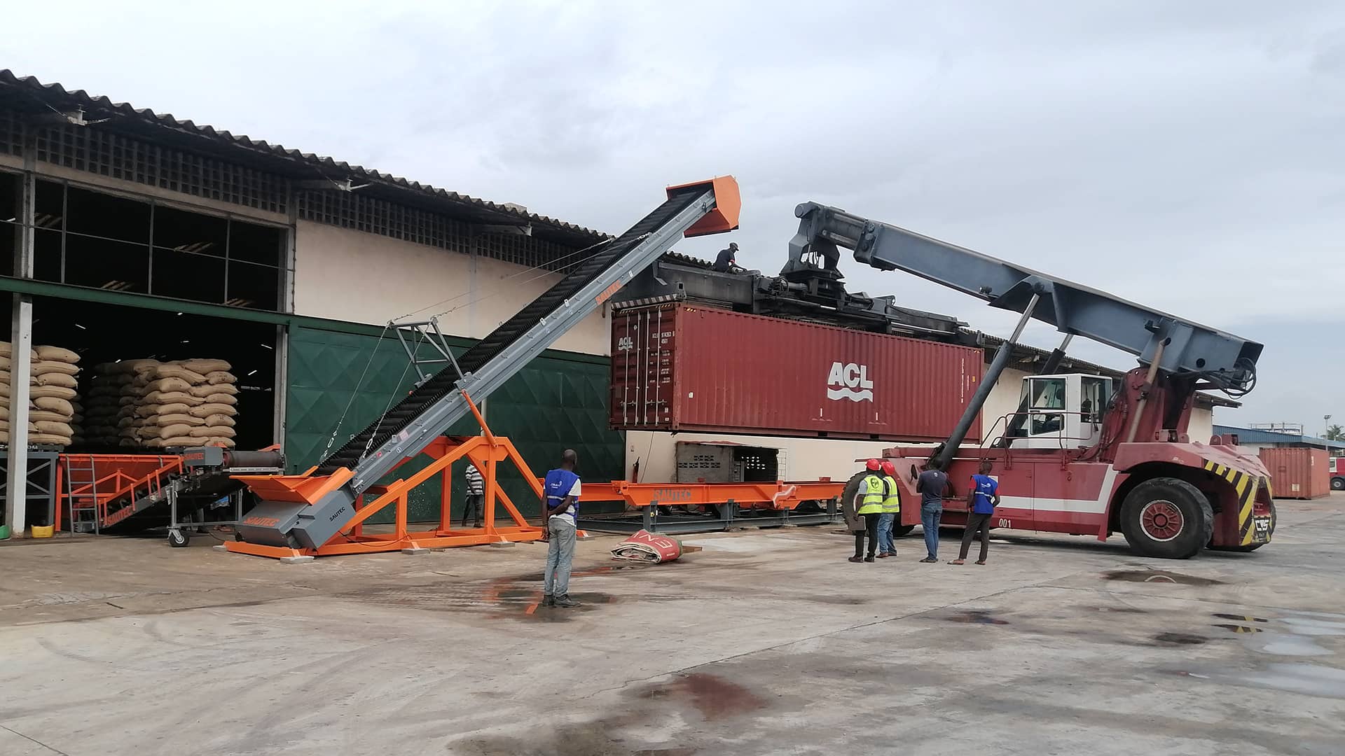 Mobile solutions for bulk container loading - SAUTEC