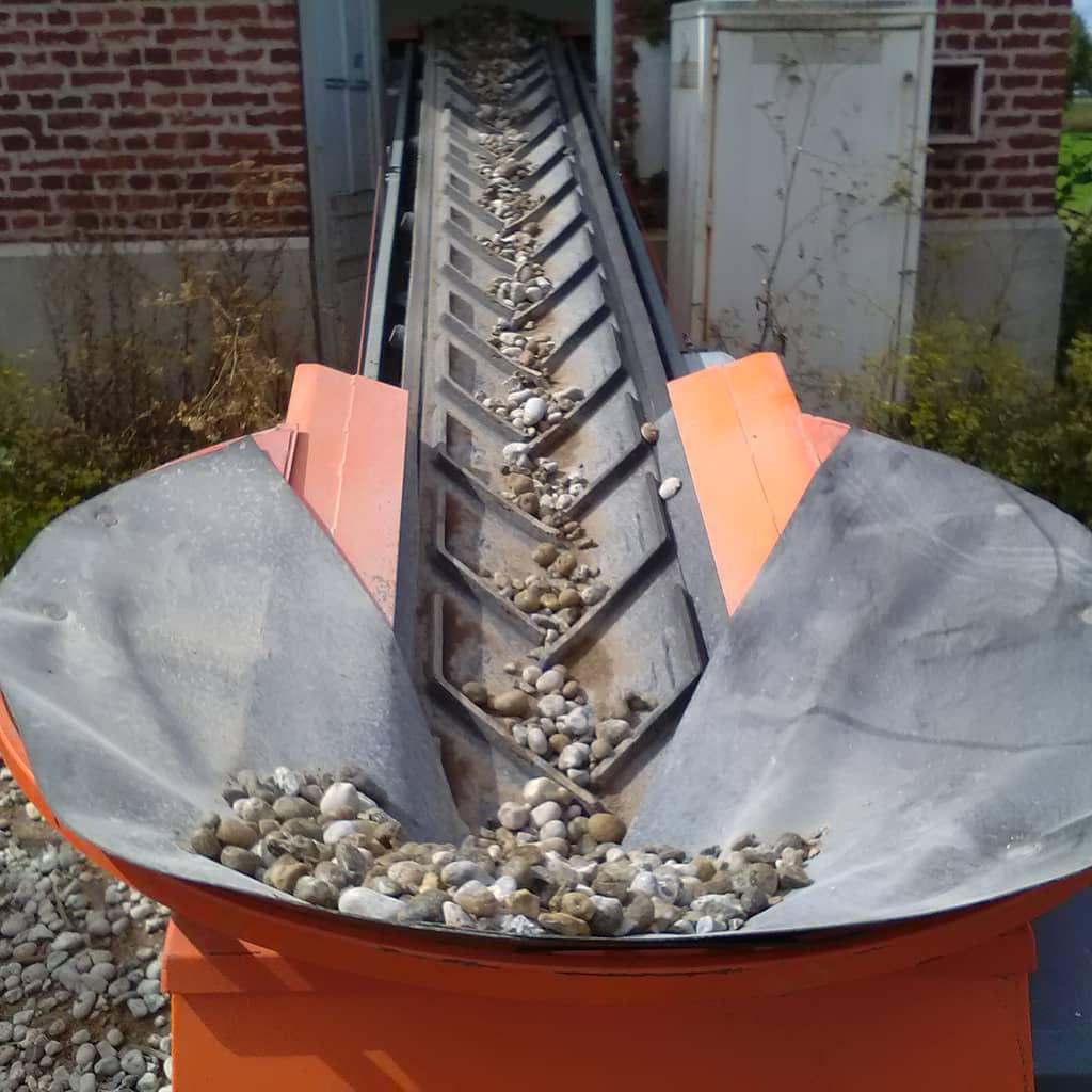 Louez une bande transporteuse gravats pour vos chantiers. | SAUTEC