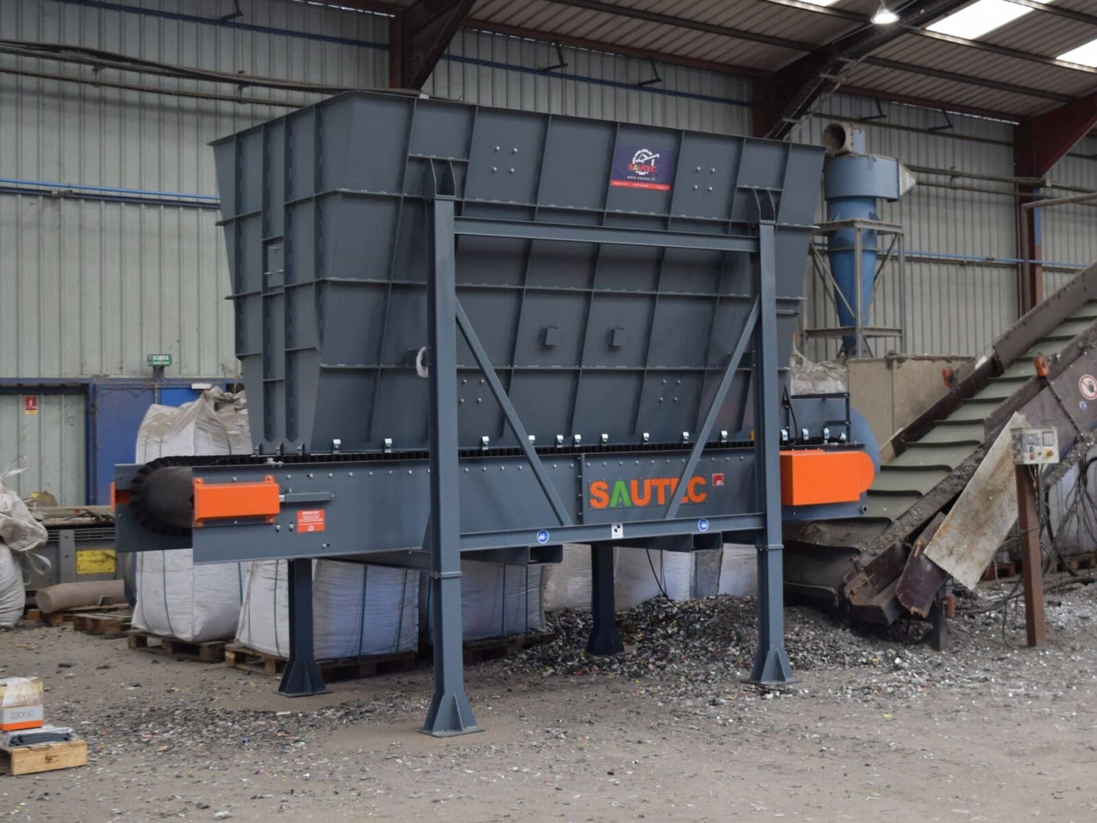 Trémie d'alimentation et trémie doseuse | SAUTEC